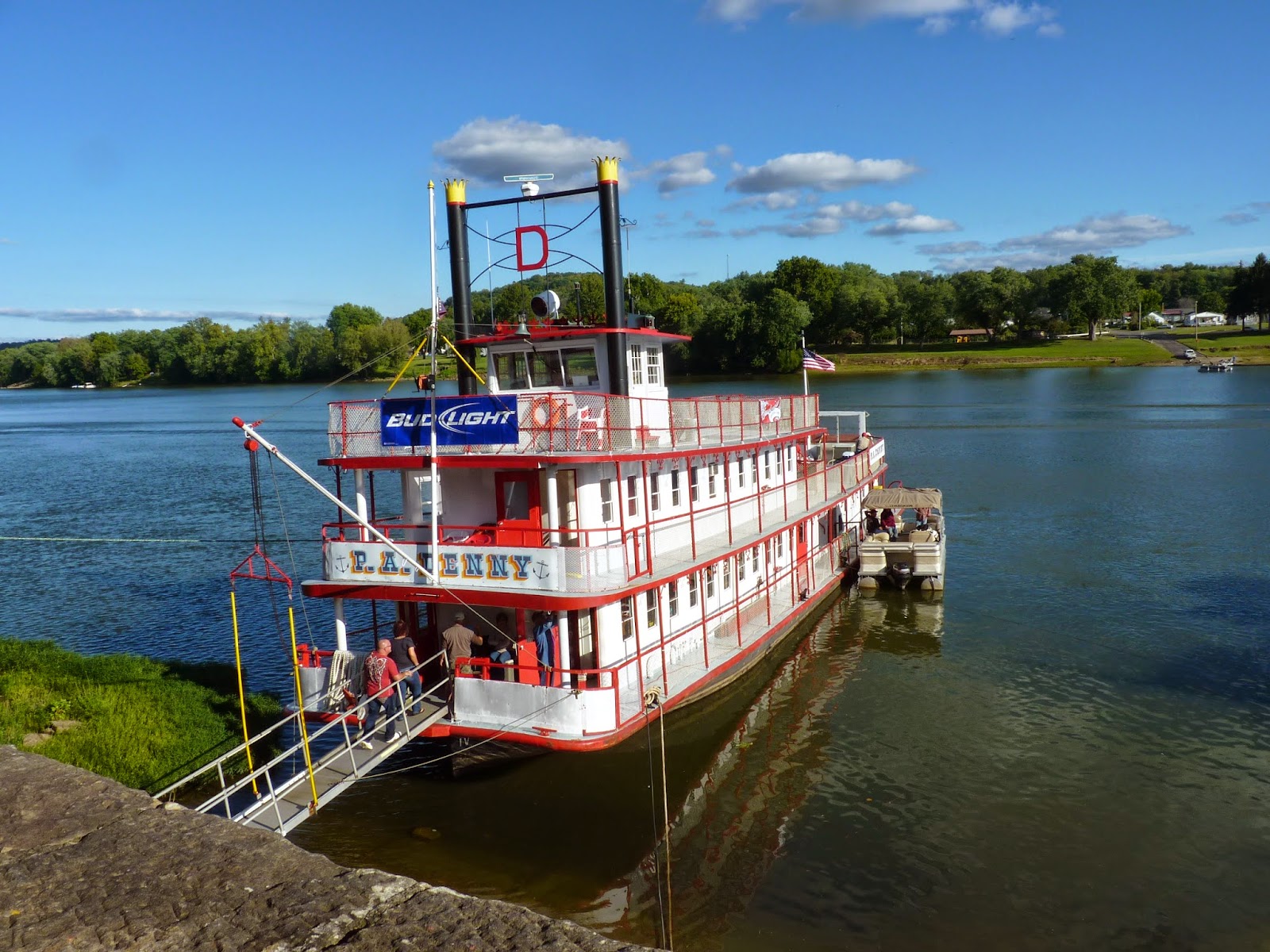 Granny Sue's News and Reviews: Saturday's Sternwheelers in Pomeroy