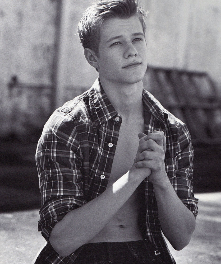 Lucas Till | Lucas till, Mc gyver, Chicos guapos