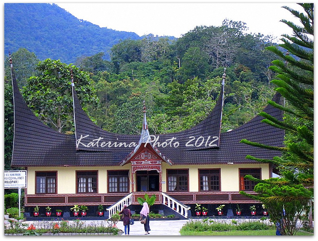 Menyibak Seni & Budaya Minangkabau di Rumah Gadang Padang Panjang ...