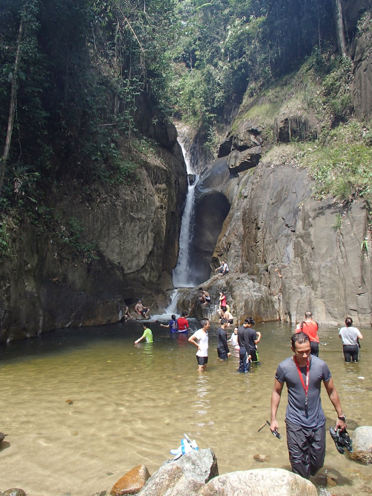 THE QUANTUM SINGULARITY: Chilling at Chiling Waterfall