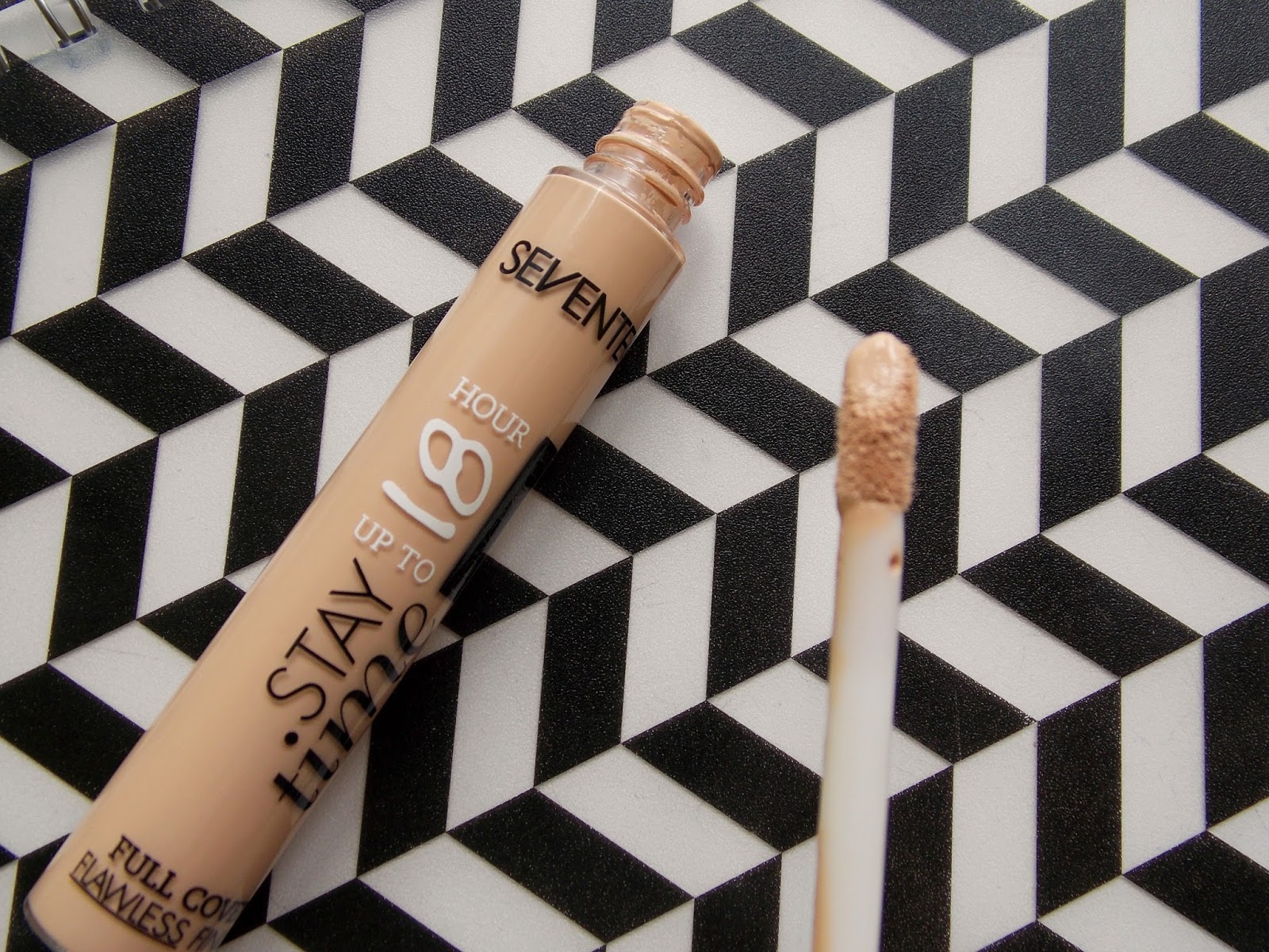 Seventeen Stay Time Concealer / Review & Swatches | Jenny's Everyday Life