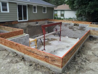 Dominic Shed: Shed steel floor joists