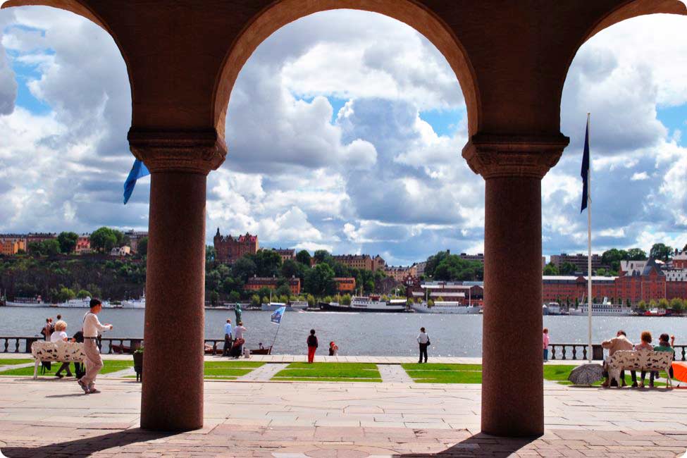 loving. living. small. | live small with style: make new city ...