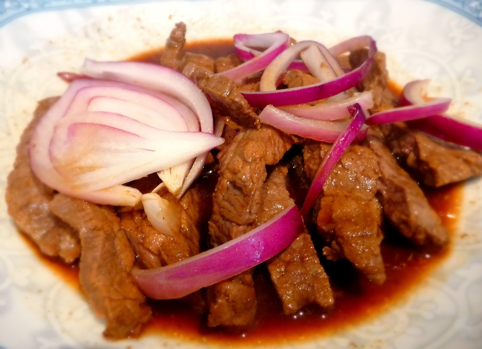 The Red Gingham: Classic Bistek