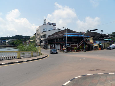 Amazing Goa: Down The Road - Pub and Restaurant - Patto - Panaji Goa