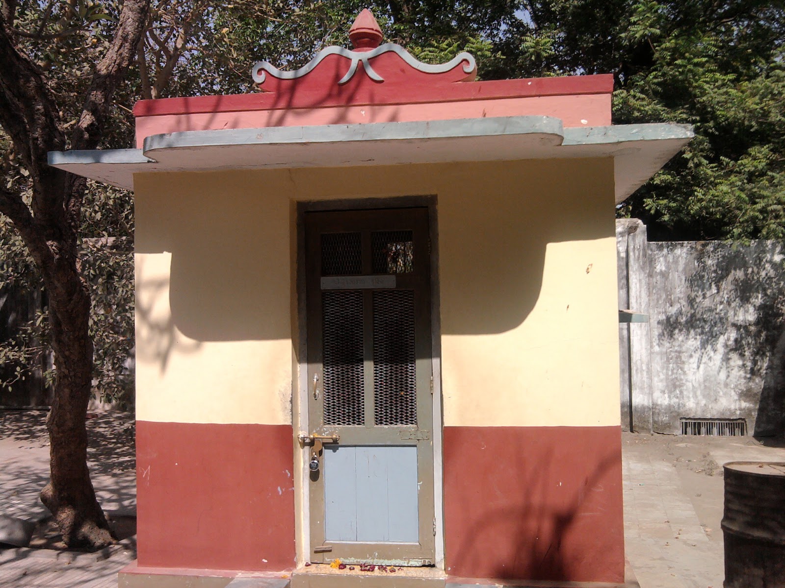 Hare Krishna: Nareshwar Dham - Shri Rang Avadhoot Maharaj .... Near ...