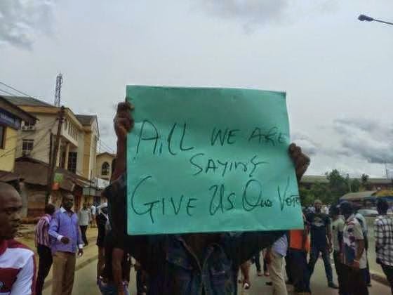 IN PICTURES: Rivers state residents take to the streets to protest ...