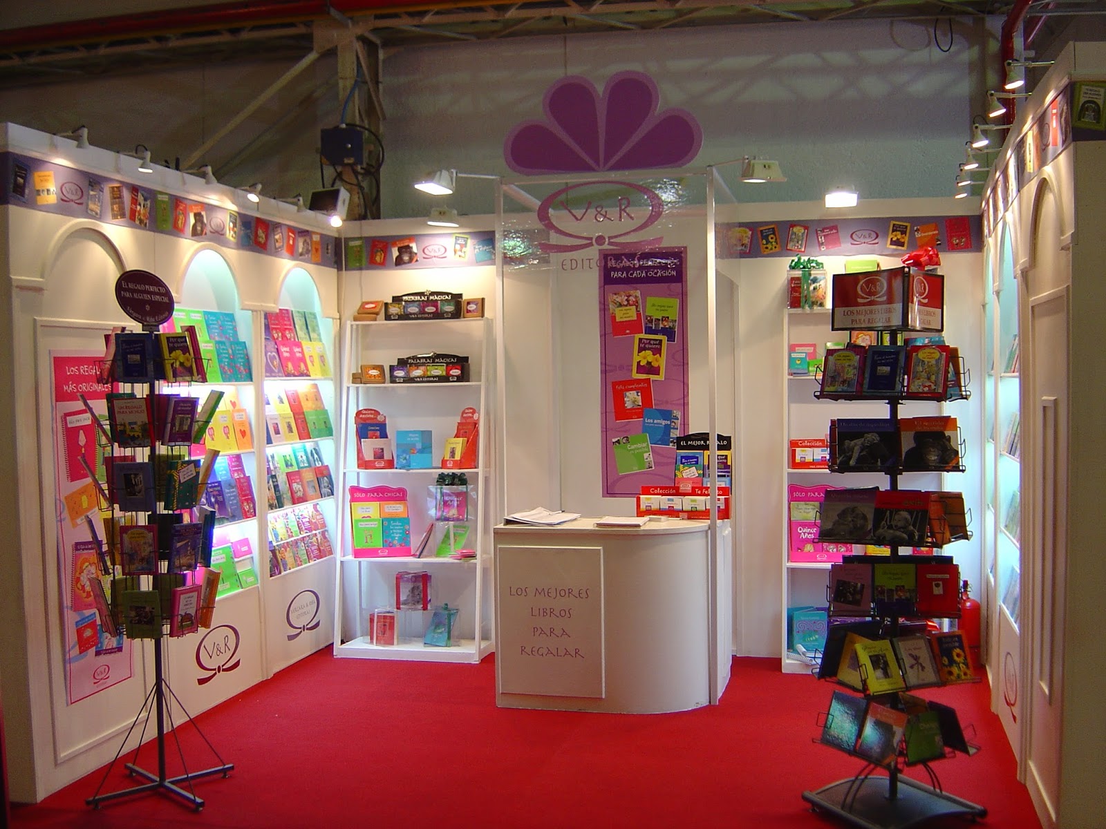 Escenografía DAE: STANDS/ESCULTURAS/PINTURAS