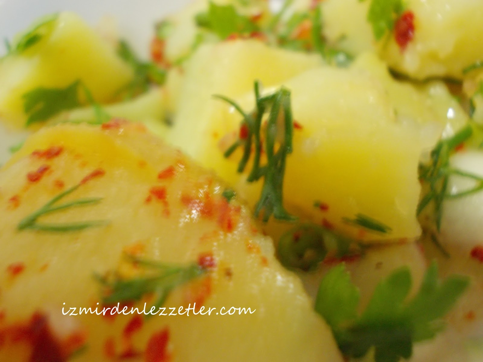 Ilık Taze Patates Salatası | İzmirdenlezzetler