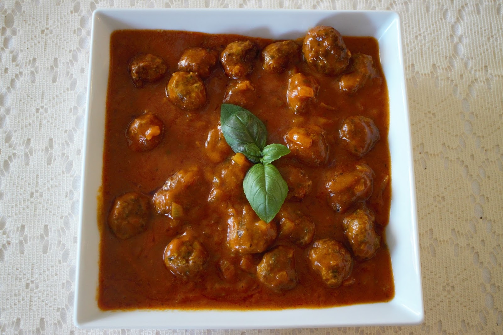 ABC i Persisk mat : Kofteh Nochoodchi (kikärtsköttbullar)