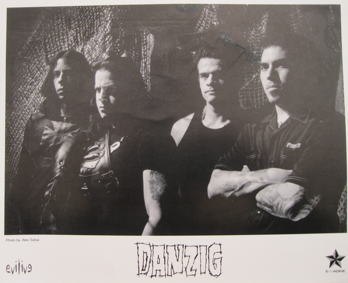 gogmagogical: Wallpaper Among Us: 13 of My Favorite Pieces of Danzig Art