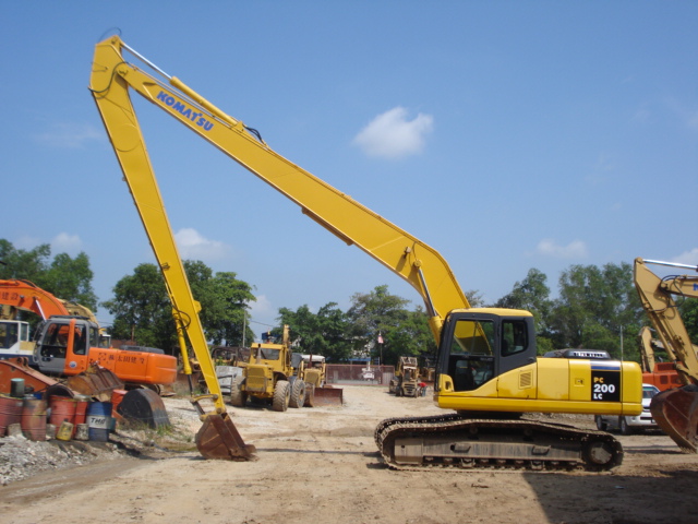 RENTAL EXCAVATOR KOMATSU PC 200LC LONG ARM | RENTAL CRANE JAKARTA