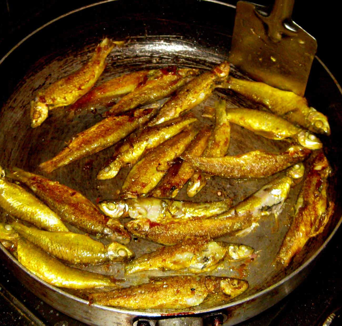 Odisha Cuisine: Small Fishes Fry (Pohala Macha Bhaja)