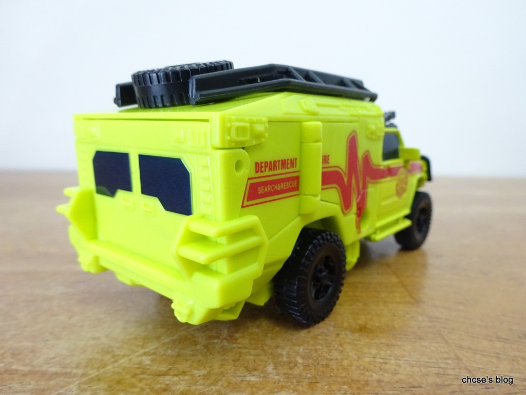 ChCse's blog: Toy Review: Transformers Generations Studio Series Ratchet