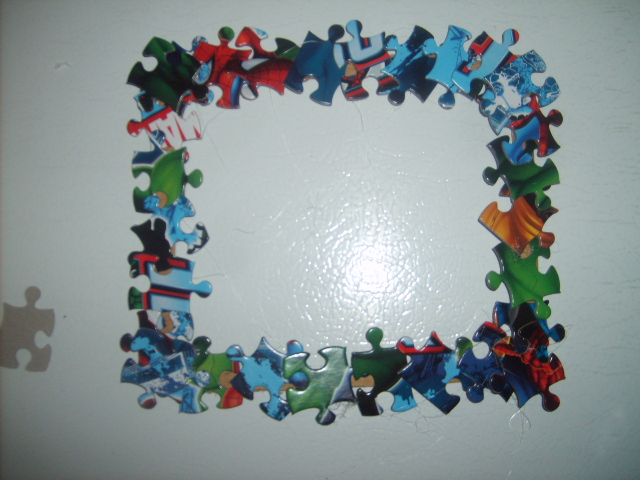 Funky Frugal Mommy: Puzzle Piece Picture Frame!