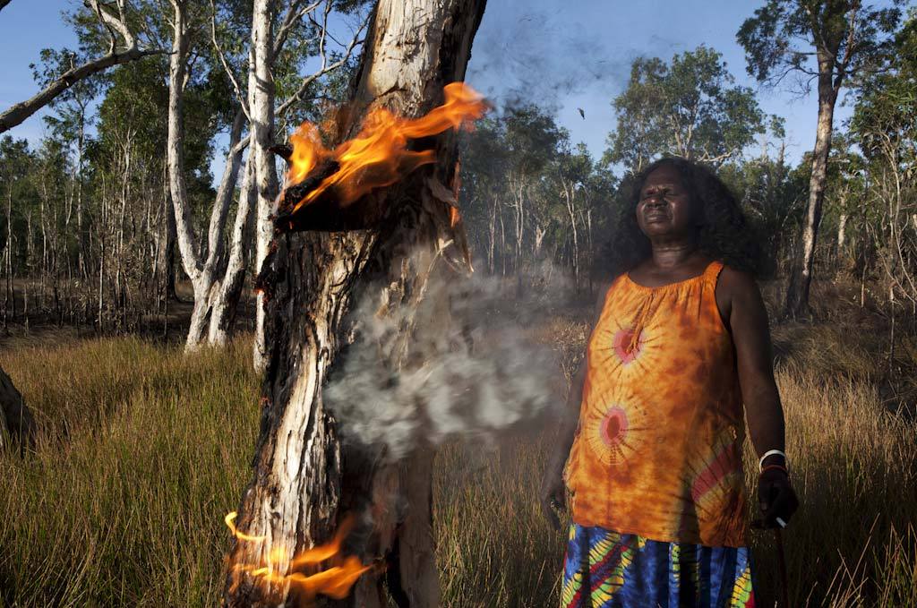 Memoriando Fotografía: HOMELANDS: INDÍGENAS DE AUSTRALIA