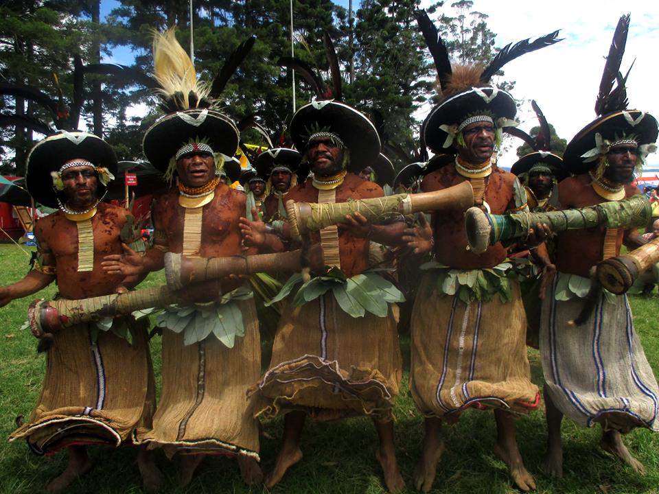 A Pride of A Tribe : Mount Hagen Cultural Show - colours, tribes ...