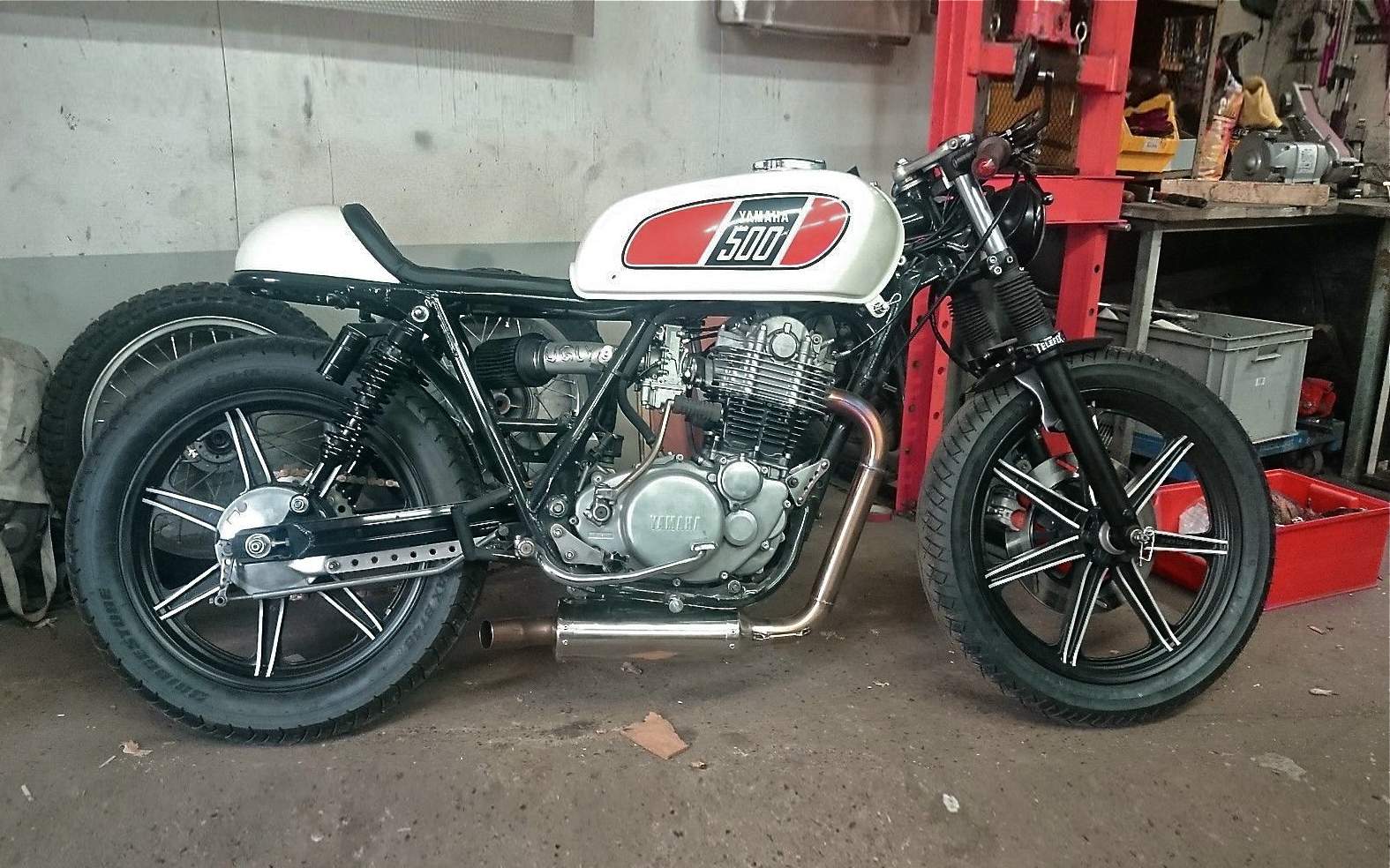 SR500 Cafe - Inazuma café racer