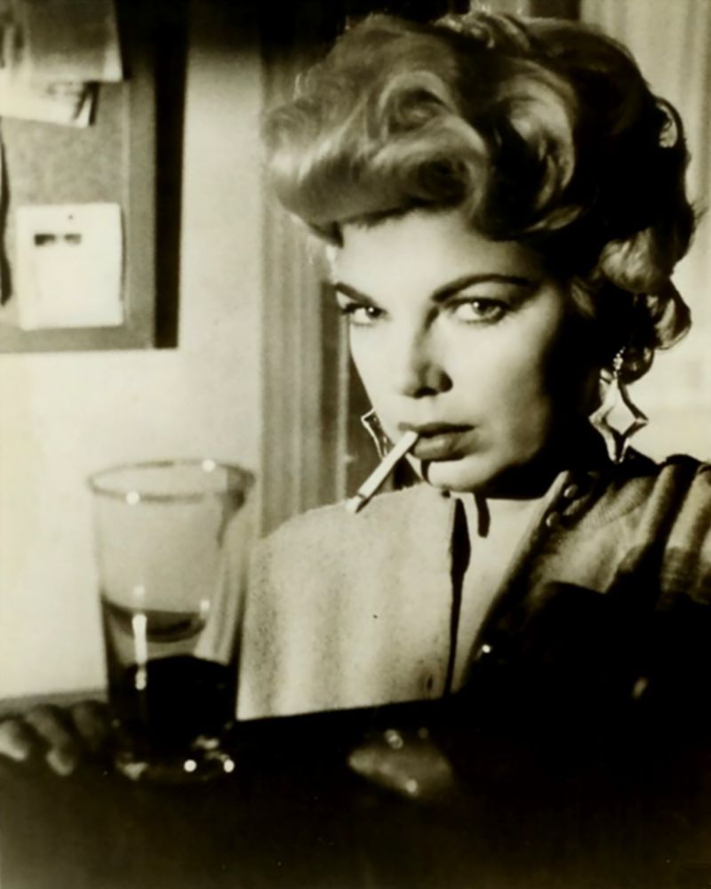 Film Noir Photos: The Art of the Dangle: Barbara Nichols