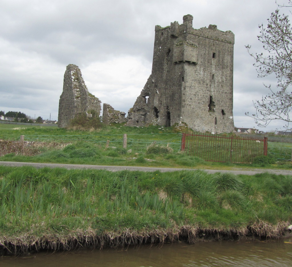 NB The Puzzler: 3rd - 6th May. On along the Grand Canal through Pollagh ...