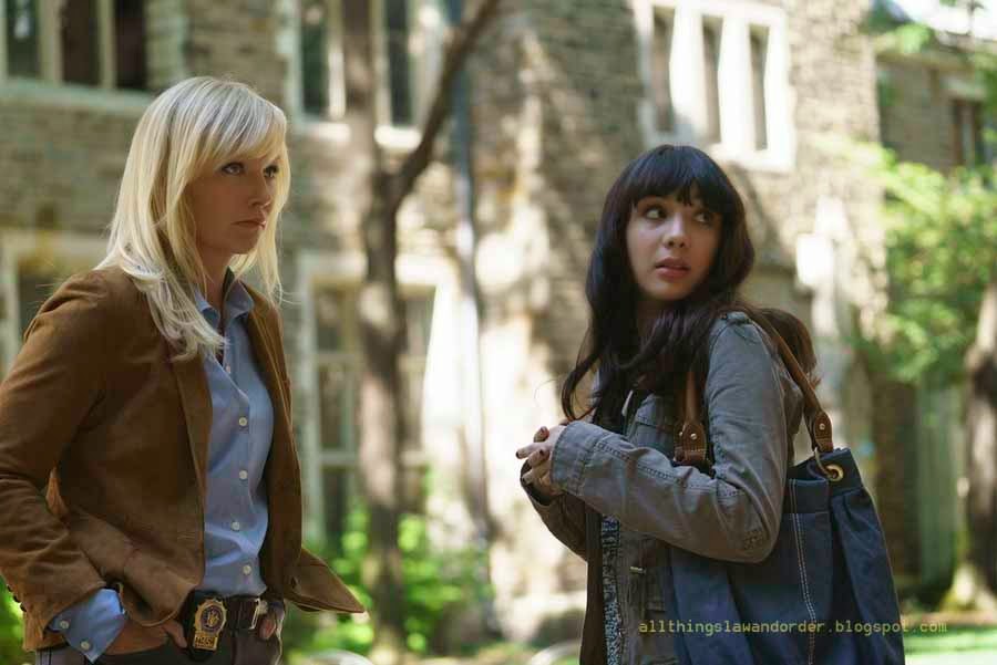 The Raving Queen: This Episode Was A Bodice Ripper, Darlings