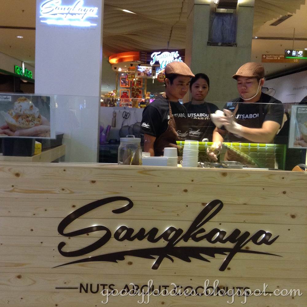 GoodyFoodies: Sangkaya + Homi Chicken Curry Puff, Midvalley, KL