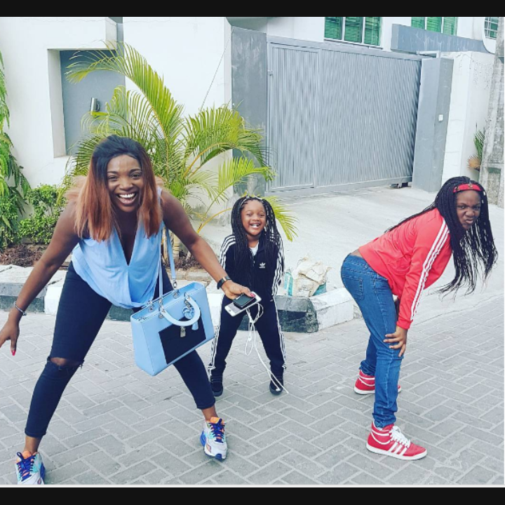 BEHIND THE SCENE PHOTOS OF.. MORILI OROFO .. A NEW MOVIE BY TOLA ...