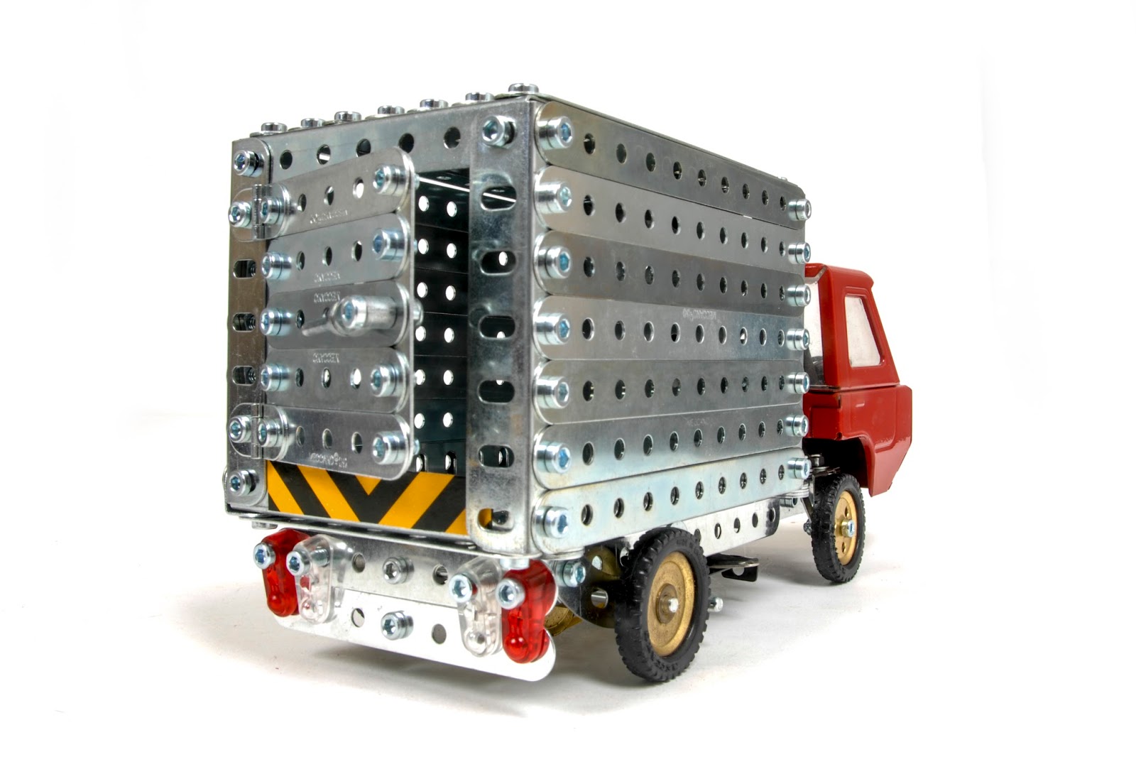 Ralph and Sue's Meccano News