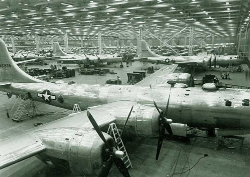 Bayou Renaissance Man: Iconic photographs of World War II aircraft ...