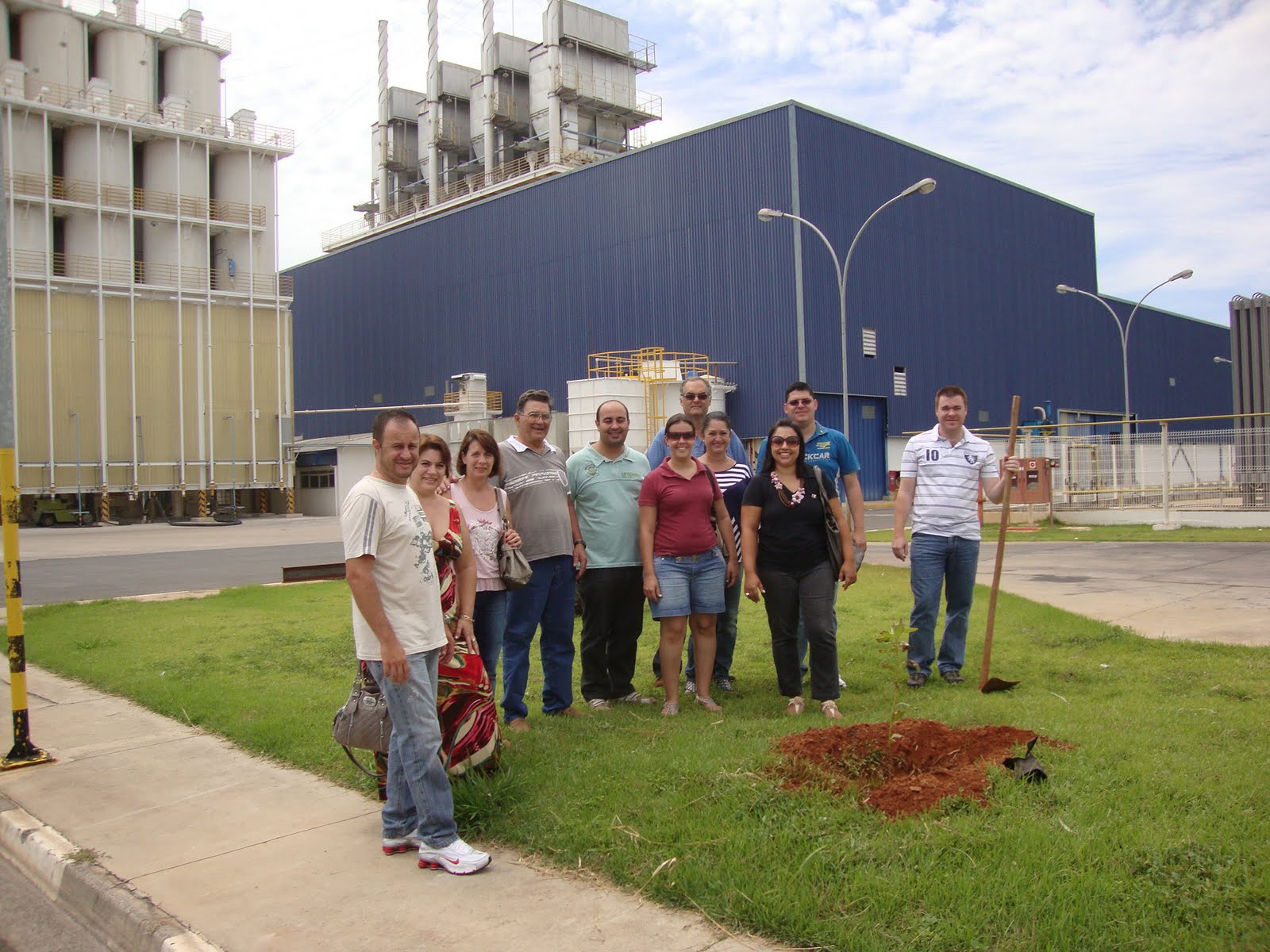 Rotary Club Santa Gertrudes - Distrito 4590: Visita a empresa Endeka ...