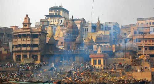 Manikarnika Ghat in Varanasi - Why Corpses Are Burned Here ...
