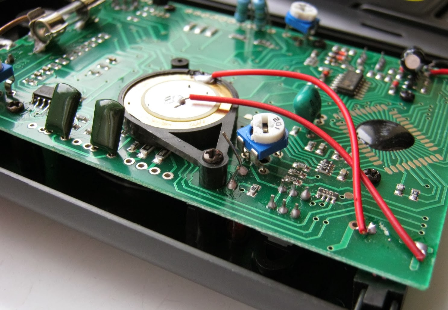 Common Emitter: DT9205A multimeter review