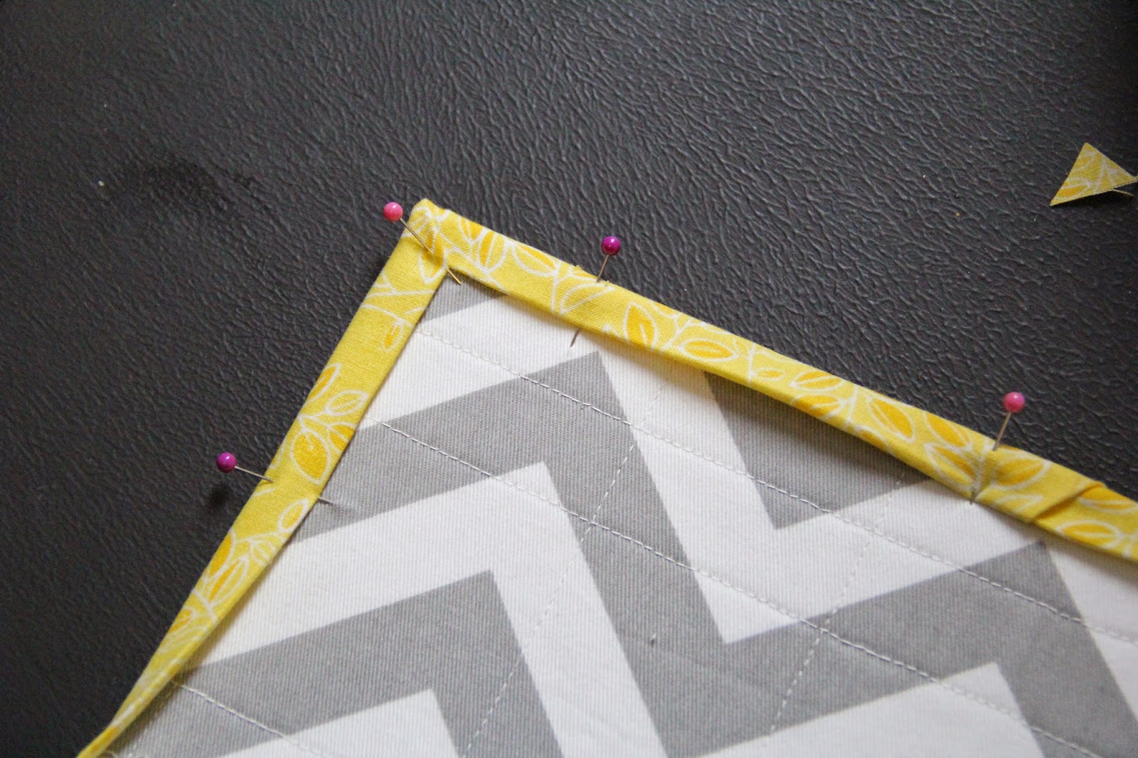 No Ordinary Sparrow: Mug Rug Tutorial