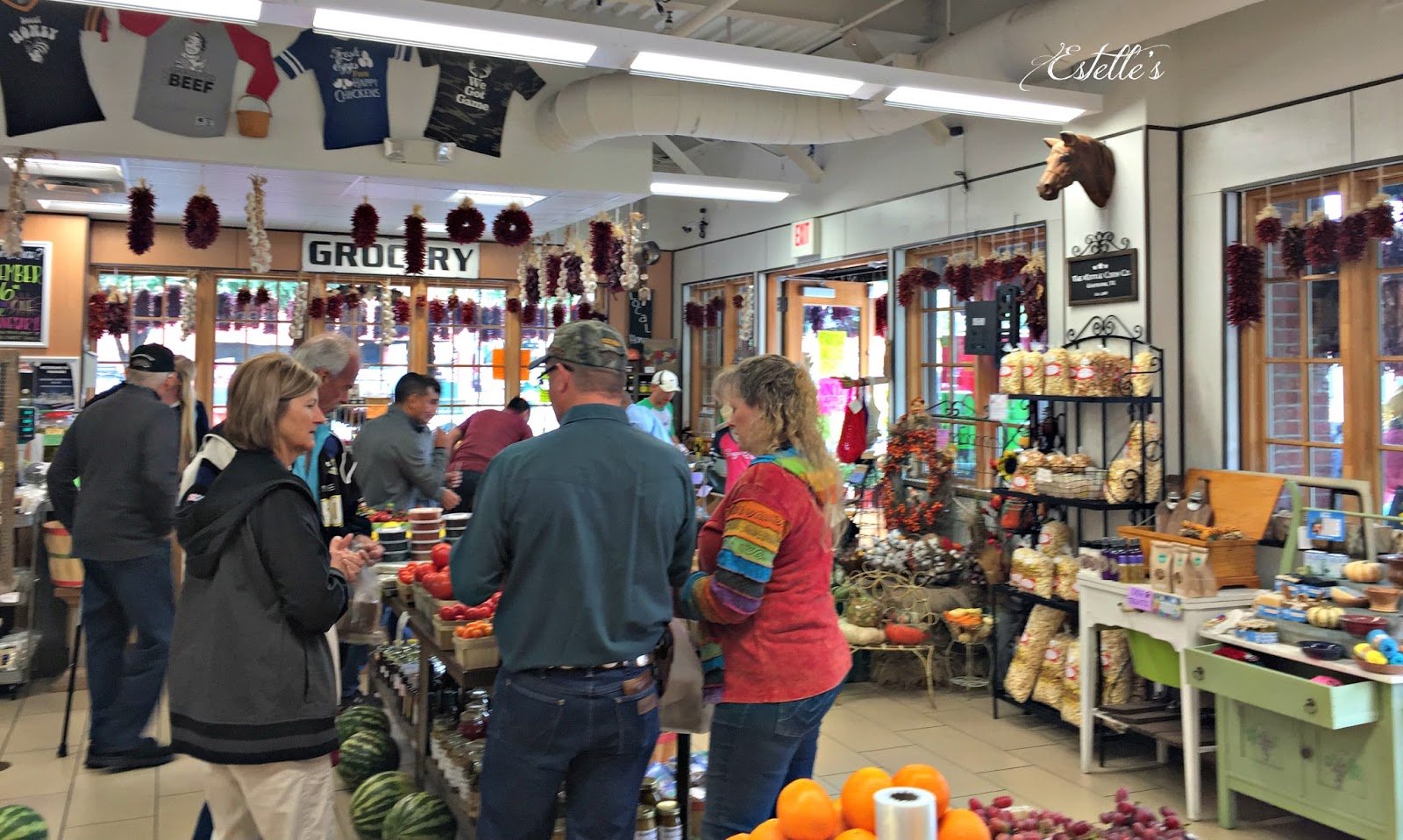 Estelle's: IT'S MAIN STREET IN GRAPEVINE Y'ALL! LET'S GO SHOPPING!