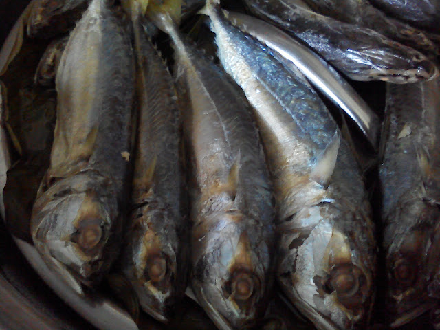 Jane Yee's food & life diaries: salted steamed kembong fish 咸熟鱼