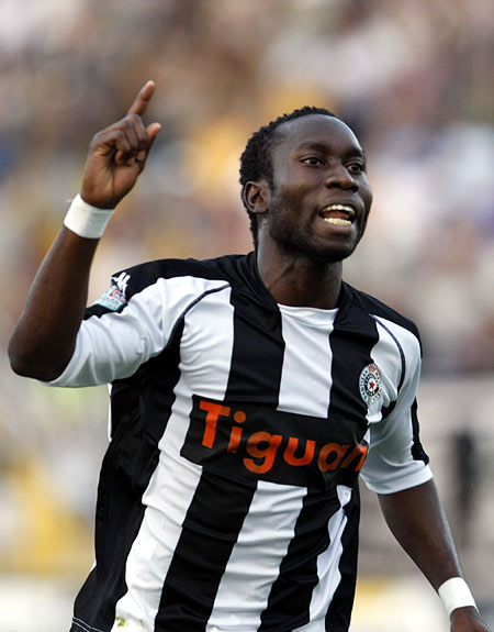 Crno-bela nostalgija-Grb Partizana - istorijat