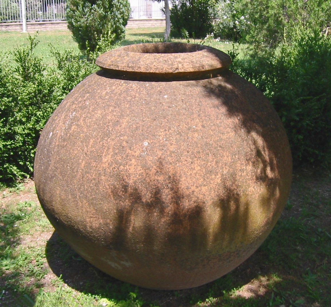 La otra cara del pasado: El misterio de las vasijas megalíticas de Laos