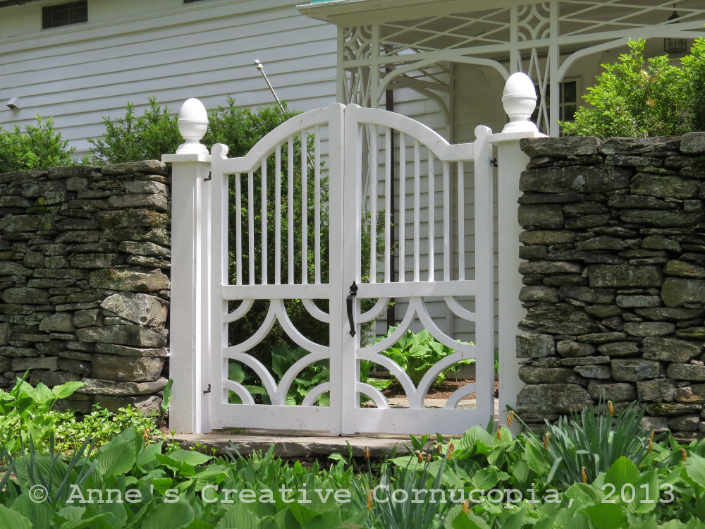 Anne's Creative Cornucopia: White Fence Gate - Photograph