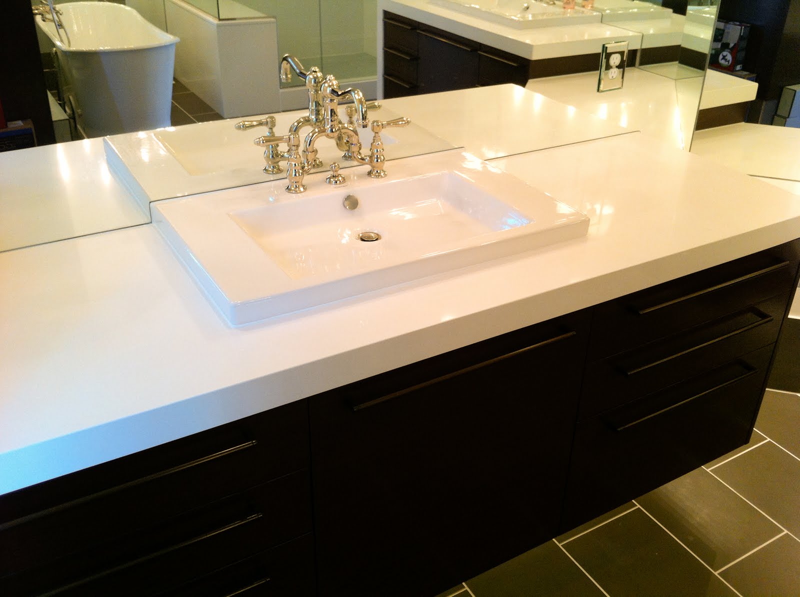 The Granite Gurus: Pure White CaesarStone in a gorgeous Master Bath