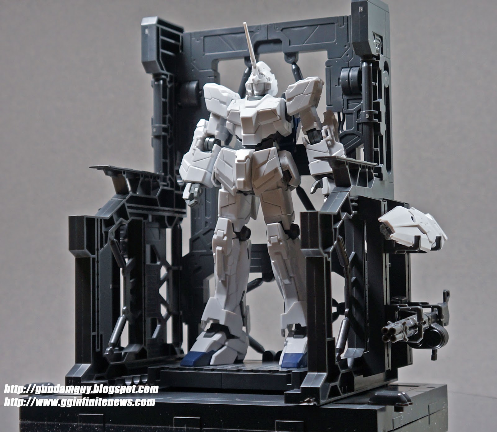 GUNDAM GUY: System Base 001 - Review by Gundam Guy