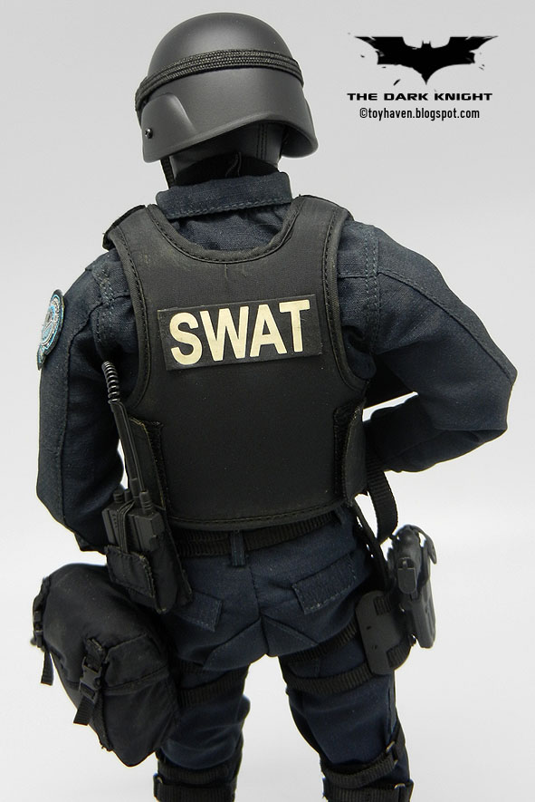 toyhaven: Hot Toys "The Dark Knight" 1/6 Gotham City Police Department ...