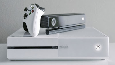 xbox one red ring: New Photos of the White Xbox One