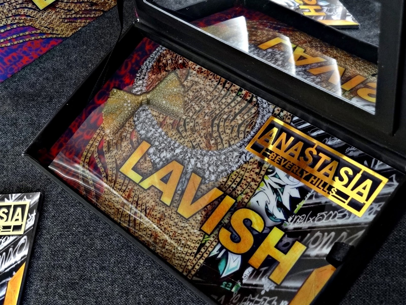 Makeup, Beauty and More: Anastasia Lavish Kit For Brows & Eyes