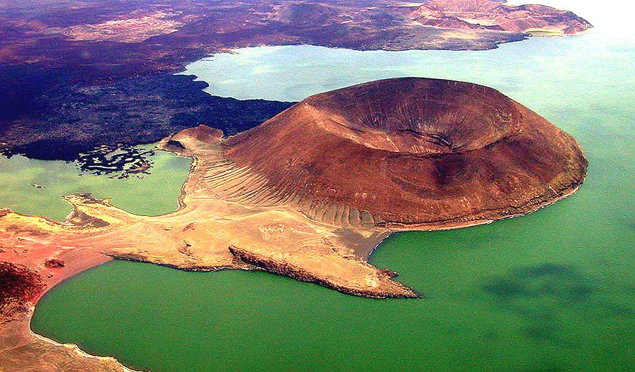 Beautiful Sceneries of Kenyan Republic: The Lake Turkana In Turkana County