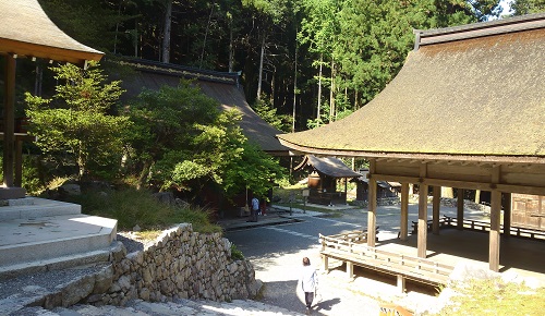 Explore Inside Japan: Armed priests