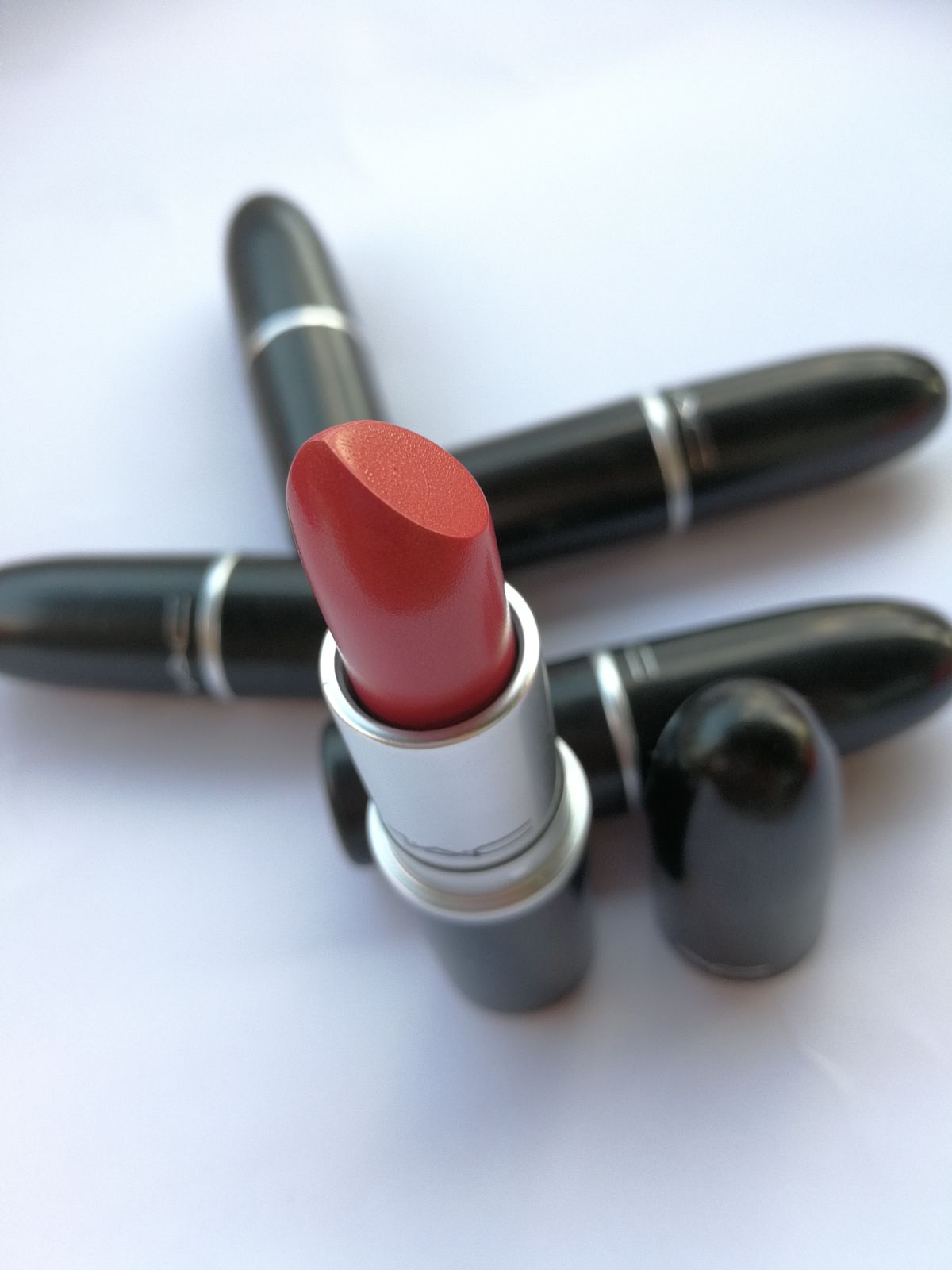 Mis detalles y más...: BACK TO MAC, ON HOLD