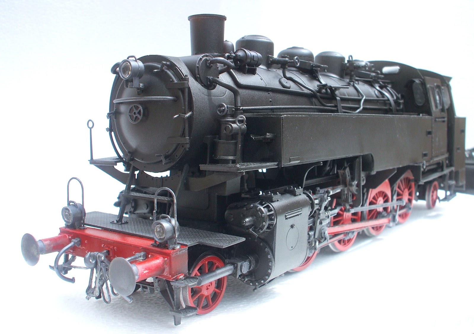 Model Building: BR 86 LOCOMOTIVE from TRUMPETER 1/35 scale
