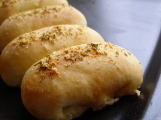 Tiff's Kitchen: Quick 'n' Delicious Stuffed Bread Buns