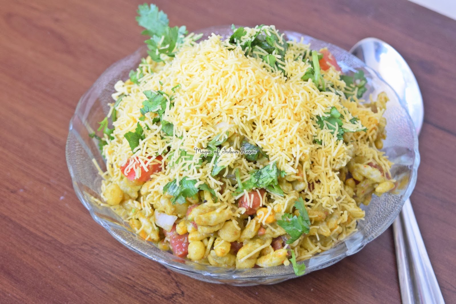Bhel Puri (Mumbai Style) Recipe - Murmura Bhel - भेलपुरी (मुंबई स्टाइल ...