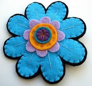 Free Felt Patterns and Tutorials: Stunning Felt Brooch with Embroidery ...